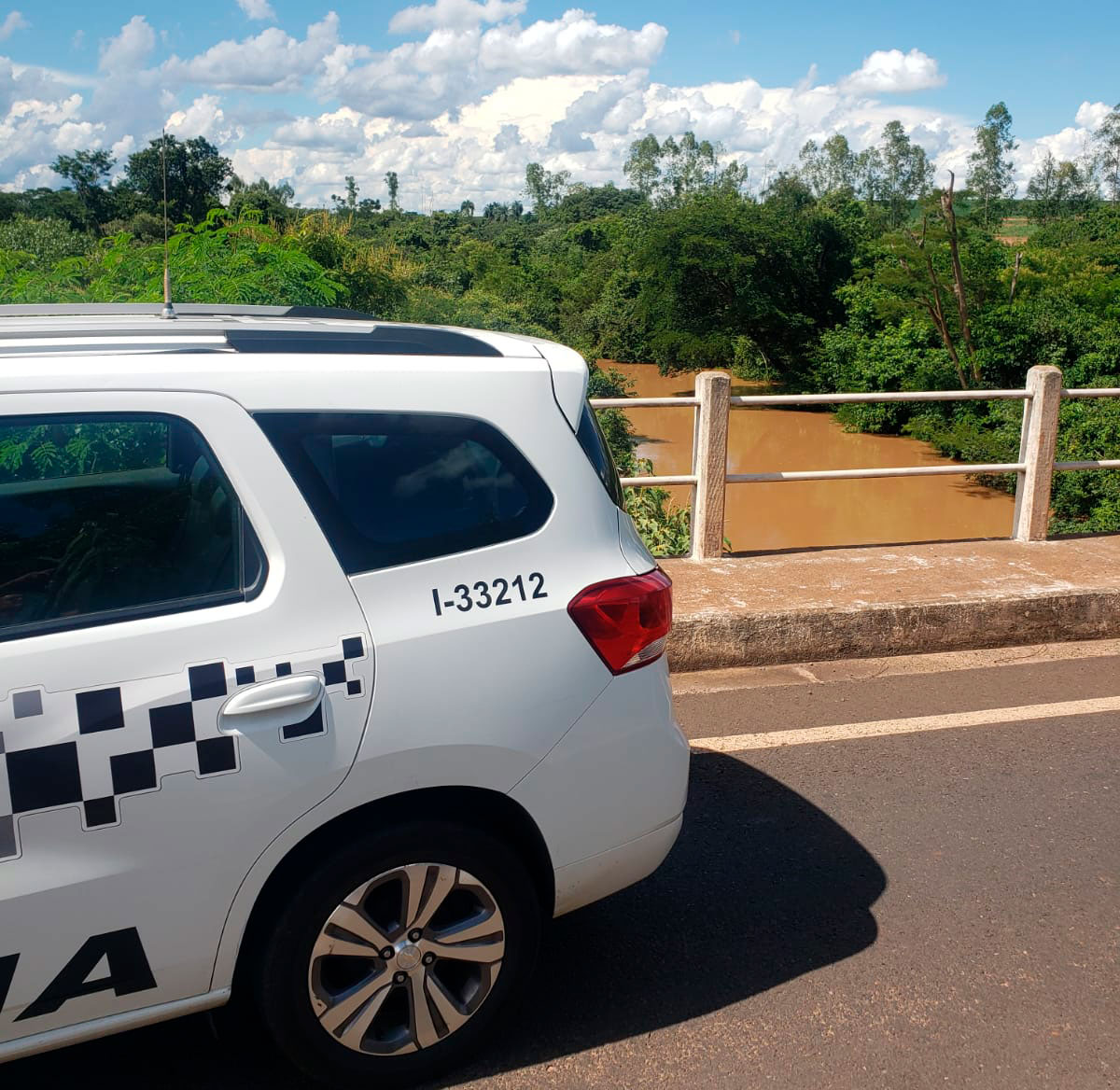 Policiais salvam jovem à beira da morte em resgate dramático no rio ...
